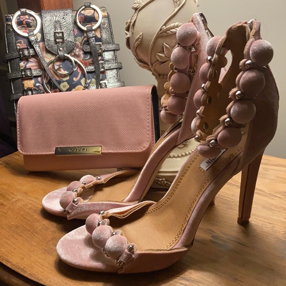 Cape Robbin | Shoes | Salmon Colored Sandals 4 Heels Size 8 Cape Robbin ...